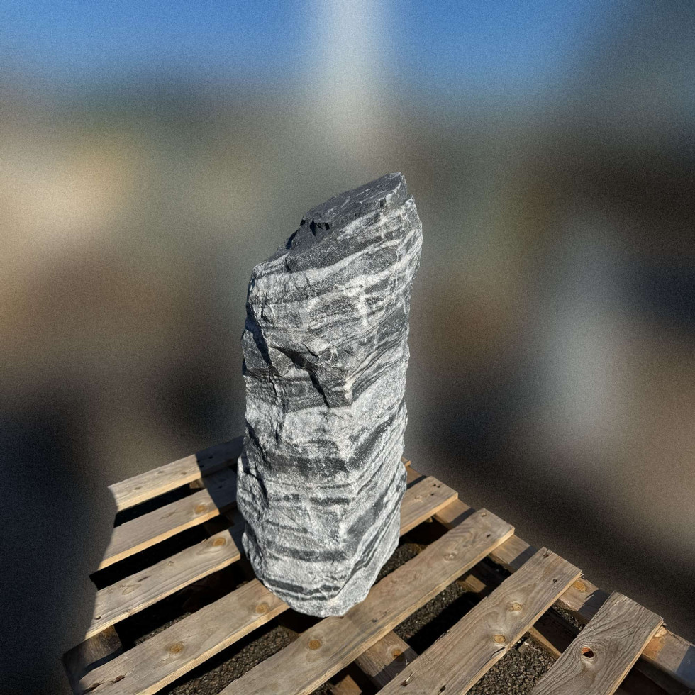 Monolithes et Menhirs pierre naturelle | Déco de jardin | RO'MA Nature