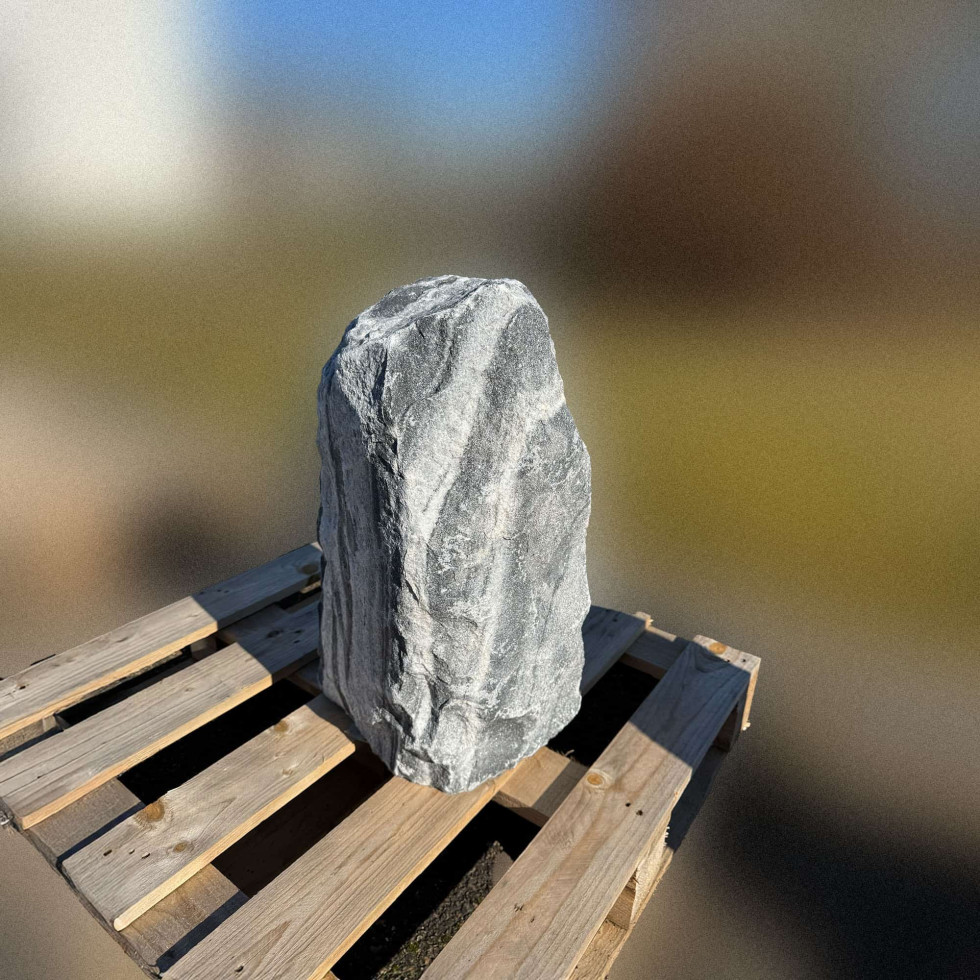 Monolithes et Menhirs pierre naturelle | Déco de jardin | RO'MA Nature